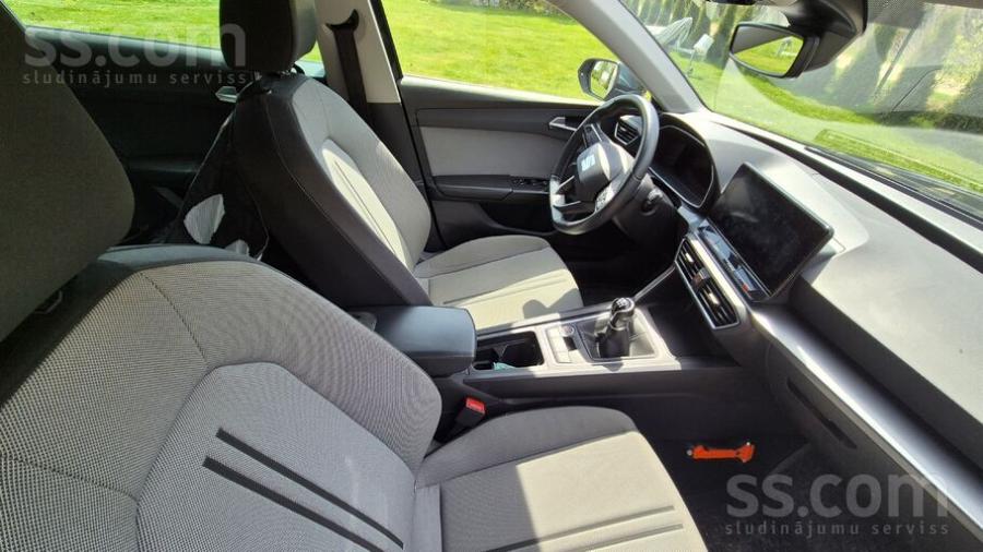 Grey SEAT Leon 2021 in Riga, with an engine capacity of 1.50 L and mileage of 200 thousand km for 13100 €, photo 12 on AUTOMOTO.COM.LV