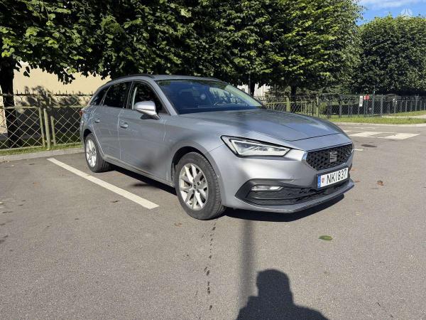Grey SEAT Leon 2022 in Kaunas, with an engine capacity of 1.00 L and mileage of 89 thousand km for 13499 €, photo 2 on AUTOMOTO.COM.LV