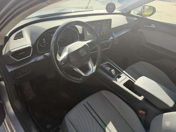 Grey SEAT Leon 2022 in Kaunas, with an engine capacity of 1.00 L and mileage of 89 thousand km for 13499 €, photo 5 on AUTOMOTO.COM.LV