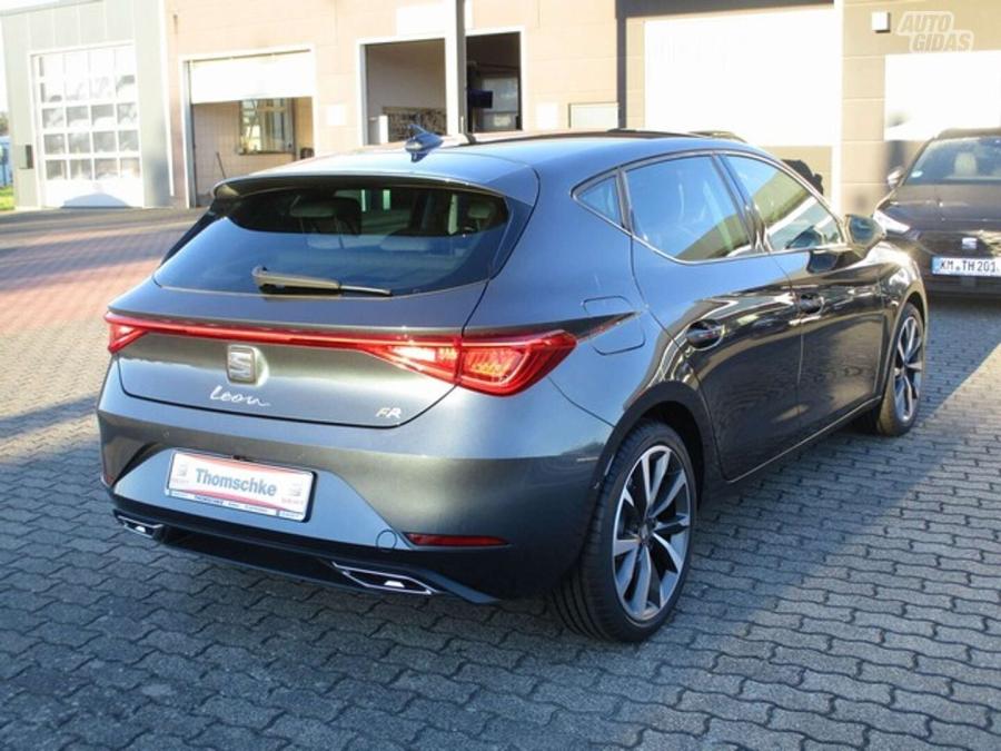 Pelēks SEAT Leon 2023 Kauņa, ar dzinēja tilpumu 1.50 L un nobraukumu 15 tūkst. km par 32690 €, foto 3 vietnē AUTOMOTO.COM.LV