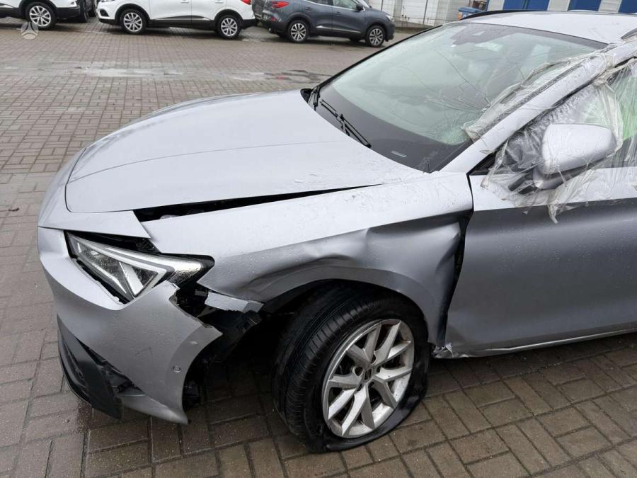 Grey SEAT Leon 2024 in Kaunas, with an engine capacity of 2.00 L and mileage of 70 thousand km for 8800 €, photo 3 on AUTOMOTO.COM.LV