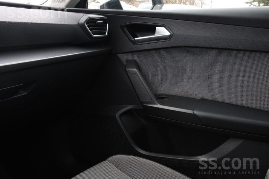 Pelēks SEAT Leon 2024 Rīga, ar dzinēja tilpumu 1.50 L un nobraukumu 43 tūkst. km par 21990 €, foto 22 vietnē AUTOMOTO.COM.LV