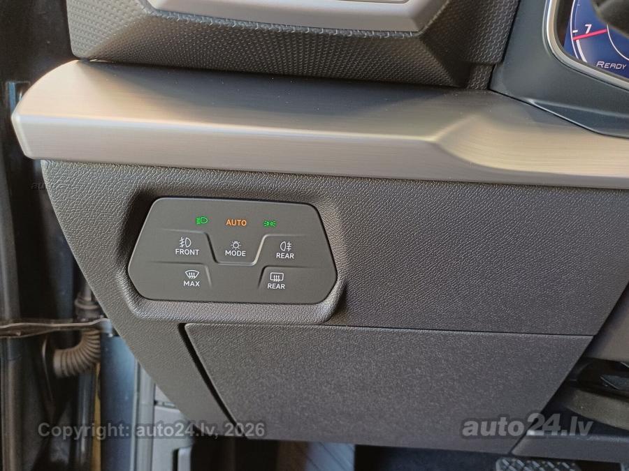 Pelēks SEAT Leon 2024 Tallina, ar dzinēja tilpumu 2.00 L un nobraukumu 80 tūkst. km par 26800 €, foto 20 vietnē AUTOMOTO.COM.LV