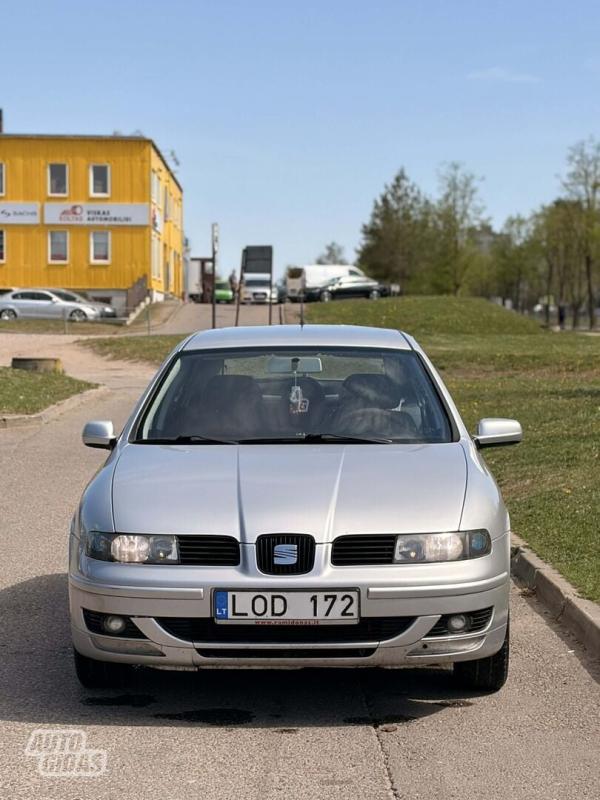 SEAT Leon 2000 in Kaunas, with an engine capacity of 1.80 L and mileage of 243 thousand km for 1100 €, photo 1 on AUTOMOTO.COM.LV