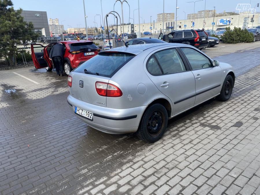 SEAT Leon 2003 in Vilnius, with an engine capacity of 1.60 L and mileage of 300 thousand km for 390 €, photo 3 on AUTOMOTO.COM.LV