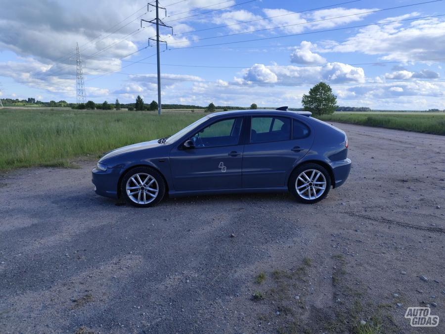 SEAT Leon 2003 Viļņa, ar dzinēja tilpumu 1.90 L un nobraukumu 245 tūkst. km par 2350 €, foto 6 vietnē AUTOMOTO.COM.LV
