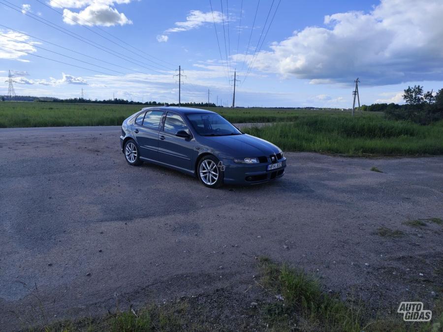 SEAT Leon 2003 Viļņa, ar dzinēja tilpumu 1.90 L un nobraukumu 245 tūkst. km par 2350 €, foto 13 vietnē AUTOMOTO.COM.LV