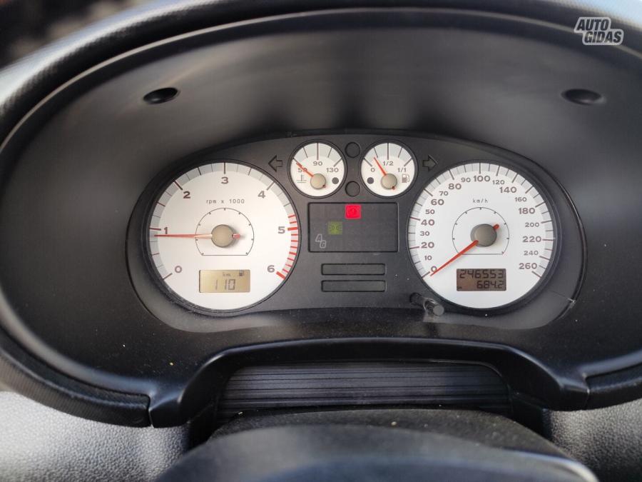 SEAT Leon 2003 Viļņa, ar dzinēja tilpumu 1.90 L un nobraukumu 245 tūkst. km par 2350 €, foto 16 vietnē AUTOMOTO.COM.LV