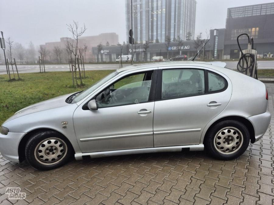 SEAT Leon 2004 in Vilnius, with an engine capacity of 1.90 L and mileage of 222 thousand km for 899 €, photo 9 on AUTOMOTO.COM.LV