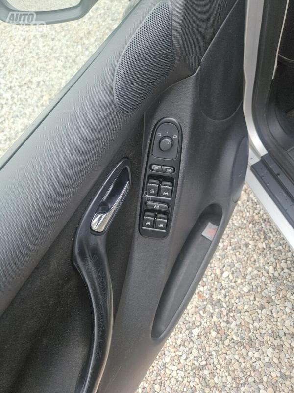 SEAT Leon 2004 in Jonava, with an engine capacity of 1.60 L and mileage of 235 thousand km for 1250 €, photo 9 on AUTOMOTO.COM.LV
