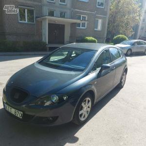 SEAT Leon 2005 Kauņa, ar dzinēja tilpumu 1.90 L un nobraukumu 300 tūkst. km par 870 €, foto  vietnē AUTOMOTO.COM.LV