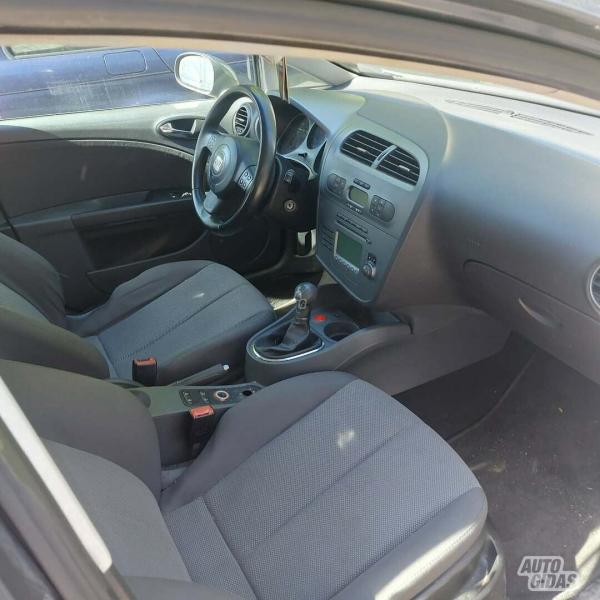 SEAT Leon 2005 in Kaunas, with an engine capacity of 1.90 L and mileage of 300 thousand km for 870 €, photo 4 on AUTOMOTO.COM.LV