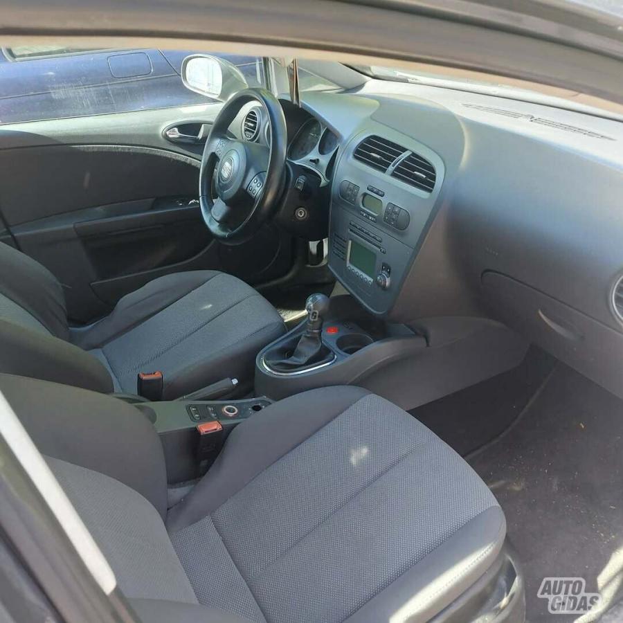 SEAT Leon 2005 Kauņa, ar dzinēja tilpumu 1.90 L un nobraukumu 300 tūkst. km par 870 €, foto 5 vietnē AUTOMOTO.COM.LV