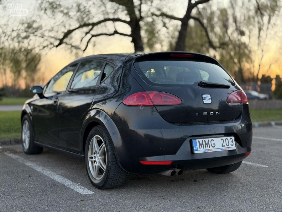 SEAT Leon 2006 in Kaunas, with an engine capacity of 2.00 L and mileage of 326 thousand km for 1000 €, photo 4 on AUTOMOTO.COM.LV