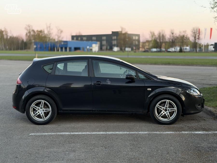 SEAT Leon 2006 in Kaunas, with an engine capacity of 2.00 L and mileage of 326 thousand km for 1000 €, photo 6 on AUTOMOTO.COM.LV