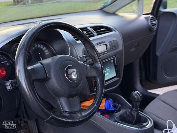 SEAT Leon 2006 in Kaunas, with an engine capacity of 2.00 L and mileage of 326 thousand km for 1000 €, photo 8 on AUTOMOTO.COM.LV