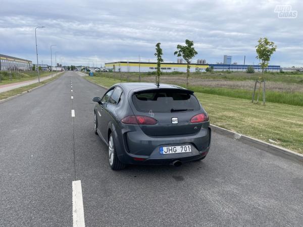 SEAT Leon 2006 in Klaipeda, with an engine capacity of 2.00 L and mileage of 224 thousand km for 2900 €, photo 4 on AUTOMOTO.COM.LV