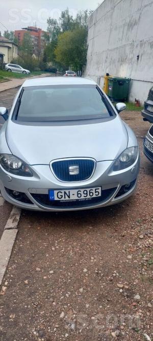 SEAT Leon 2007 Rīga, ar dzinēja tilpumu 1.60 L un nobraukumu 172 tūkst. km par 700 €, foto  vietnē AUTOMOTO.COM.LV