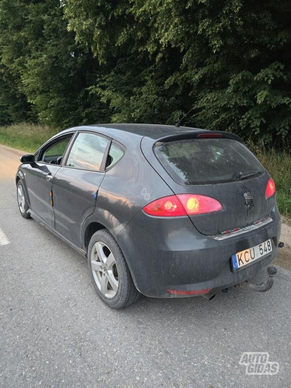 SEAT Leon 2007 in Panevezys, with an engine capacity of 1.90 L and mileage of 300 thousand km for 850 €, photo 3 on AUTOMOTO.COM.LV