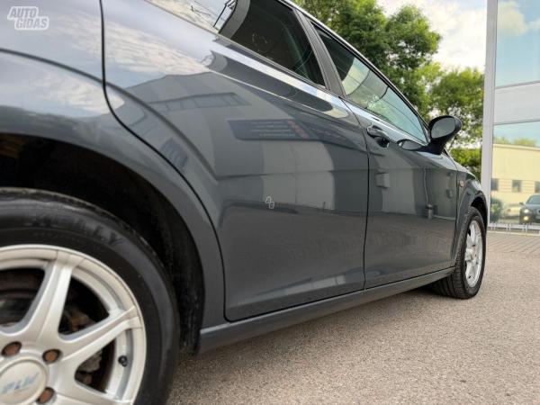 SEAT Leon 2007 in Kaunas, with an engine capacity of 2.00 L and mileage of 378 thousand km for 3000 €, photo 4 on AUTOMOTO.COM.LV