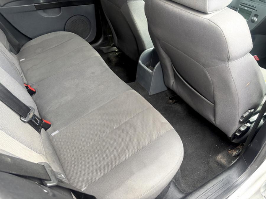 SEAT Leon 2007 in Tallinn, with an engine capacity of 2.00 L and mileage of 280 thousand km for 2399 €, photo 9 on AUTOMOTO.COM.LV