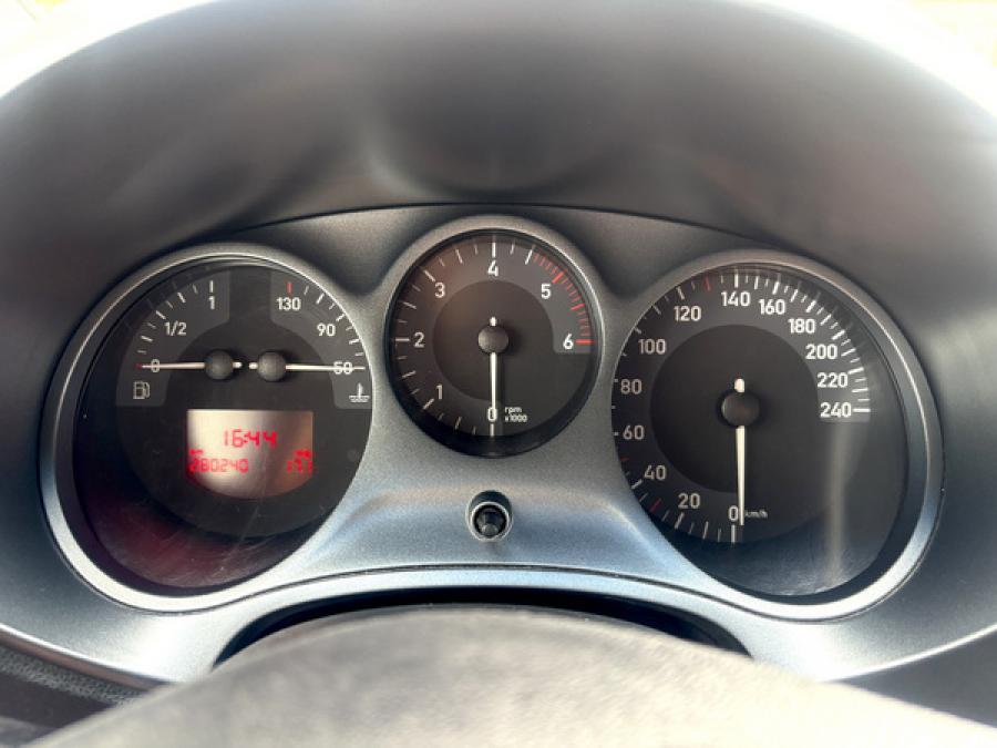 SEAT Leon 2007 in Tallinn, with an engine capacity of 2.00 L and mileage of 280 thousand km for 2399 €, photo 11 on AUTOMOTO.COM.LV