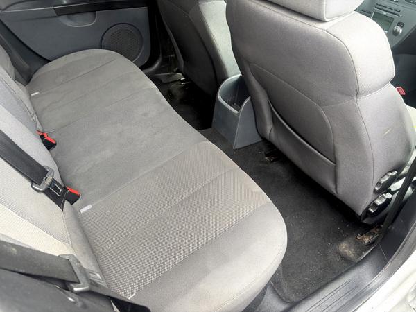 SEAT Leon 2007 in Tallinn, with an engine capacity of 2.00 L and mileage of 280 thousand km for 2399 €, photo 8 on AUTOMOTO.COM.LV