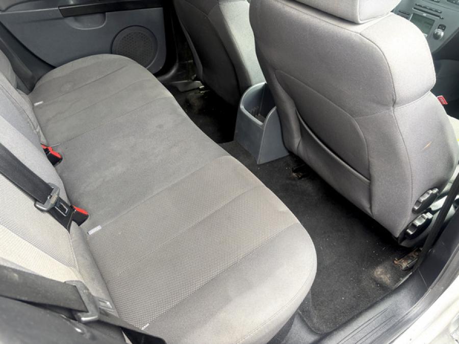 SEAT Leon 2007 in Tallinn, with an engine capacity of 2.00 L and mileage of 280 thousand km for 2399 €, photo 9 on AUTOMOTO.COM.LV