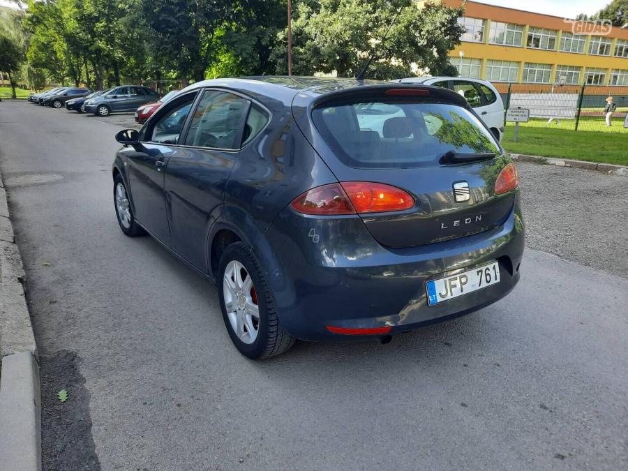 SEAT Leon 2007 in Siauliai, with an engine capacity of 1.90 L and mileage of 310 thousand km for 1350 €, photo 4 on AUTOMOTO.COM.LV