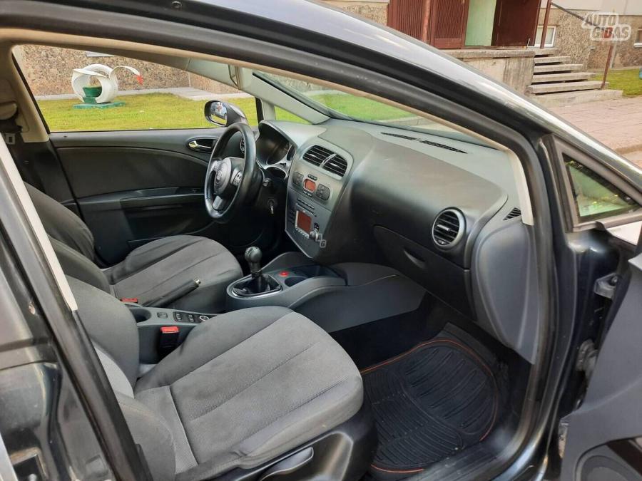 SEAT Leon 2007 in Siauliai, with an engine capacity of 1.90 L and mileage of 310 thousand km for 1350 €, photo 6 on AUTOMOTO.COM.LV
