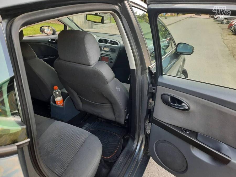 SEAT Leon 2007 in Siauliai, with an engine capacity of 1.90 L and mileage of 310 thousand km for 1350 €, photo 7 on AUTOMOTO.COM.LV