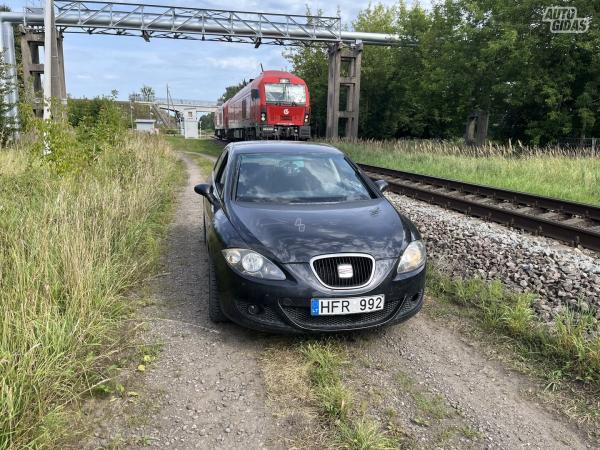SEAT Leon 2008 in Panevezys, with an engine capacity of 1.90 L and mileage of 260 thousand km for 500 €, photo 3 on AUTOMOTO.COM.LV