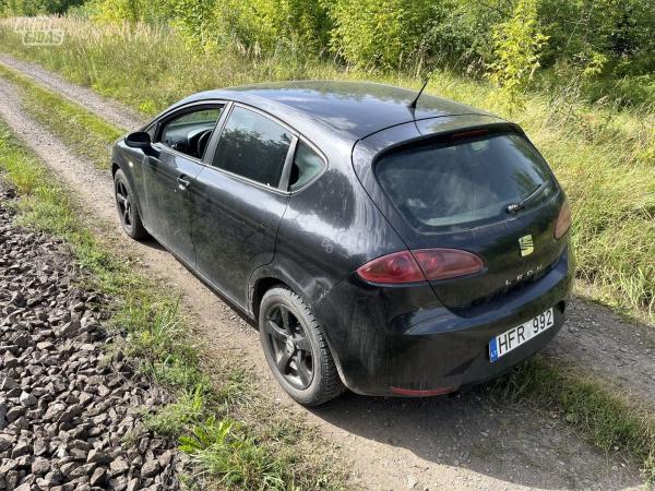SEAT Leon 2008 in Panevezys, with an engine capacity of 1.90 L and mileage of 260 thousand km for 500 €, photo 4 on AUTOMOTO.COM.LV