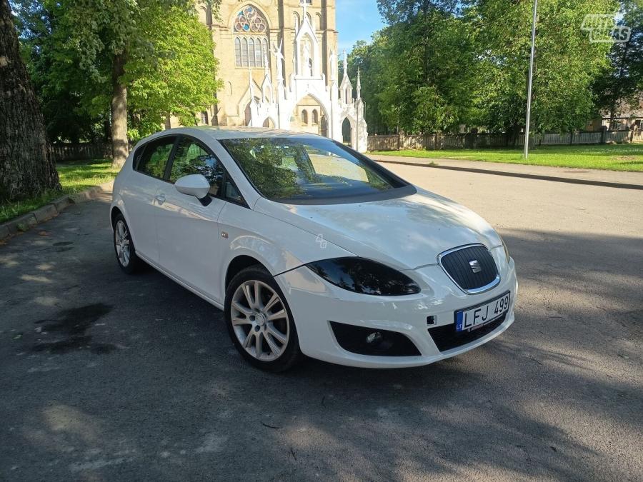 SEAT Leon 2010 in Panevezys, with an engine capacity of 1.60 L and mileage of 300 thousand km for 2250 €, photo 1 on AUTOMOTO.COM.LV