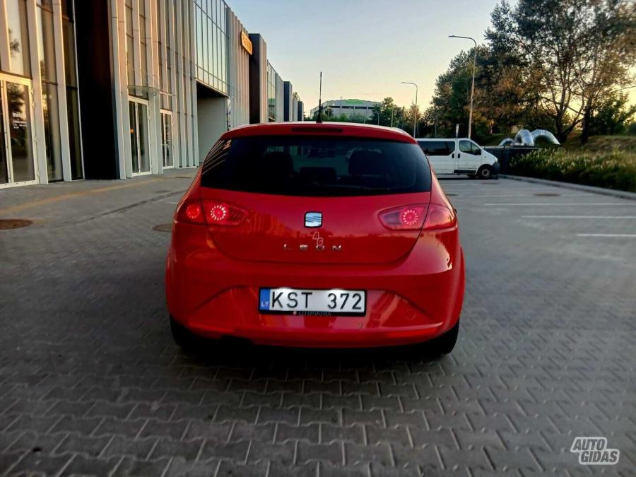 SEAT Leon 2010 Viļņa, ar dzinēja tilpumu 1.60 L un nobraukumu 257 tūkst. km par 1800 €, foto 9 vietnē AUTOMOTO.COM.LV