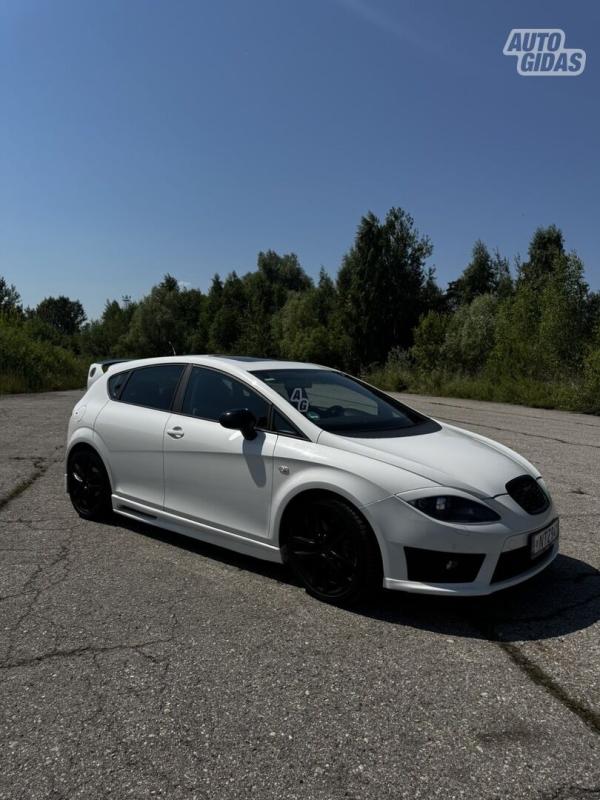 SEAT Leon 2010 in Panevezys, with an engine capacity of 2.00 L and mileage of 209 thousand km for 6200 €, photo 1 on AUTOMOTO.COM.LV