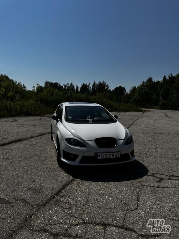 SEAT Leon 2010 in Panevezys, with an engine capacity of 2.00 L and mileage of 209 thousand km for 6200 €, photo 2 on AUTOMOTO.COM.LV