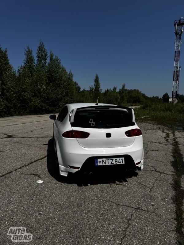 SEAT Leon 2010 in Panevezys, with an engine capacity of 2.00 L and mileage of 209 thousand km for 6200 €, photo 5 on AUTOMOTO.COM.LV
