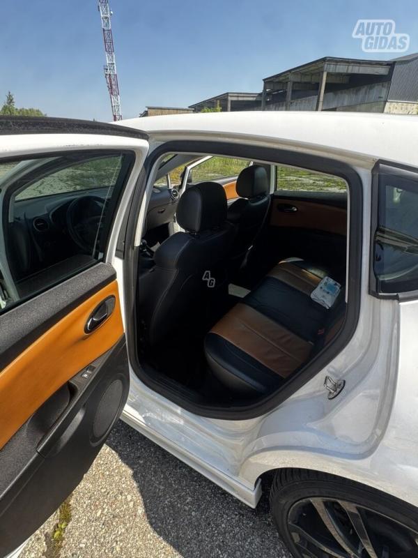 SEAT Leon 2010 in Panevezys, with an engine capacity of 2.00 L and mileage of 209 thousand km for 6200 €, photo 9 on AUTOMOTO.COM.LV