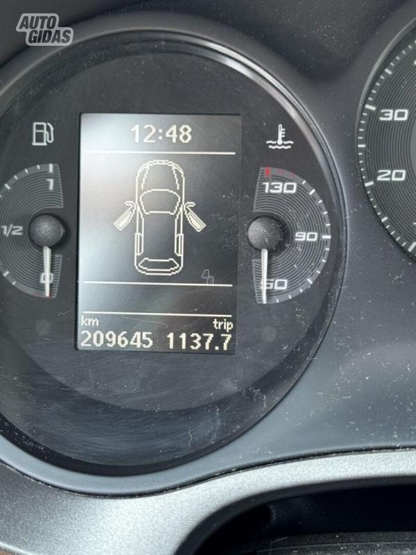 SEAT Leon 2010 in Panevezys, with an engine capacity of 2.00 L and mileage of 209 thousand km for 6200 €, photo 10 on AUTOMOTO.COM.LV