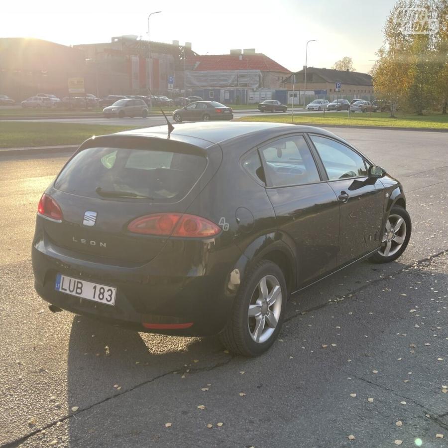 SEAT Leon 2010 in Siauliai, with an engine capacity of 1.90 L and mileage of 300 thousand km for 1499 €, photo 6 on AUTOMOTO.COM.LV