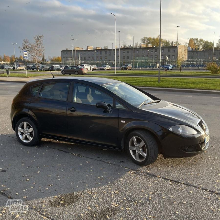 SEAT Leon 2010 in Siauliai, with an engine capacity of 1.90 L and mileage of 300 thousand km for 1499 €, photo 7 on AUTOMOTO.COM.LV