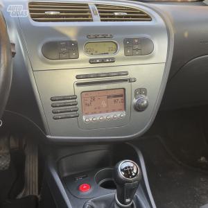 SEAT Leon 2010 in Siauliai, with an engine capacity of 1.90 L and mileage of 300 thousand km for 1499 €, photo 17 on AUTOMOTO.COM.LV