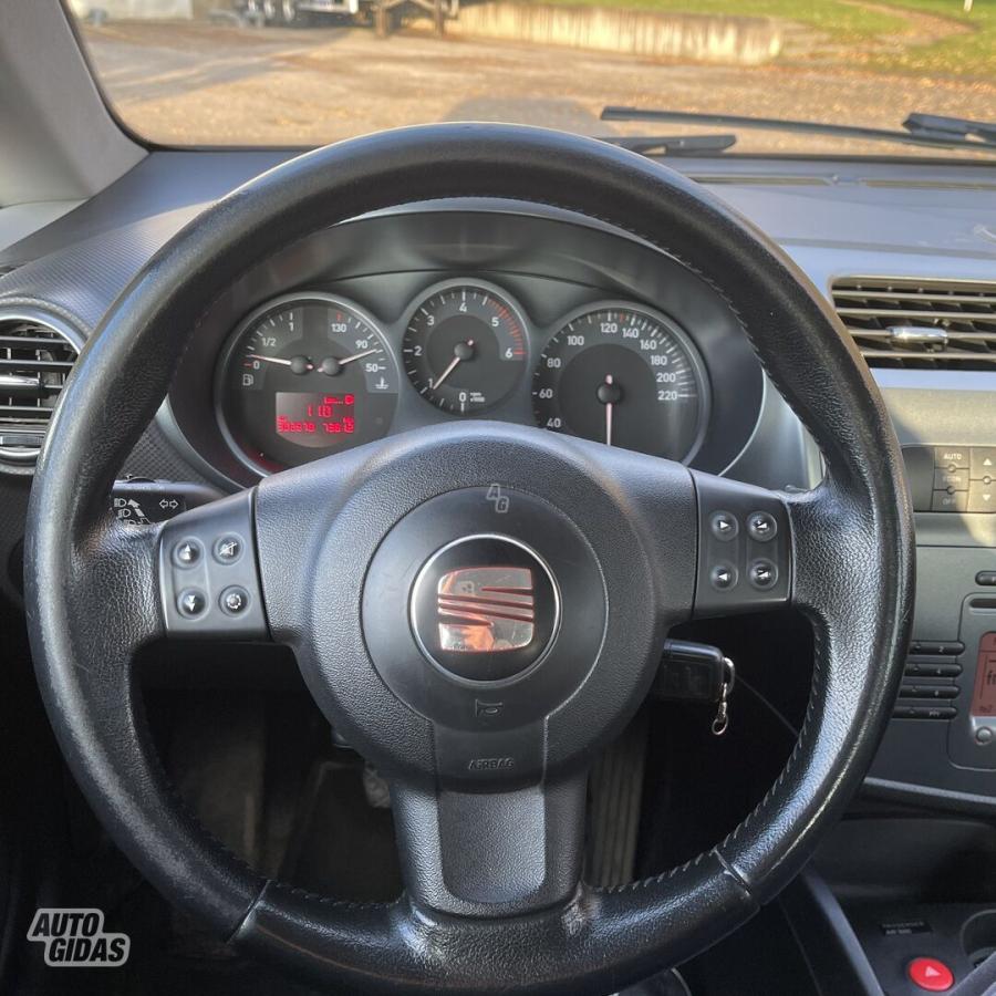 SEAT Leon 2010 in Siauliai, with an engine capacity of 1.90 L and mileage of 300 thousand km for 1499 €, photo 18 on AUTOMOTO.COM.LV