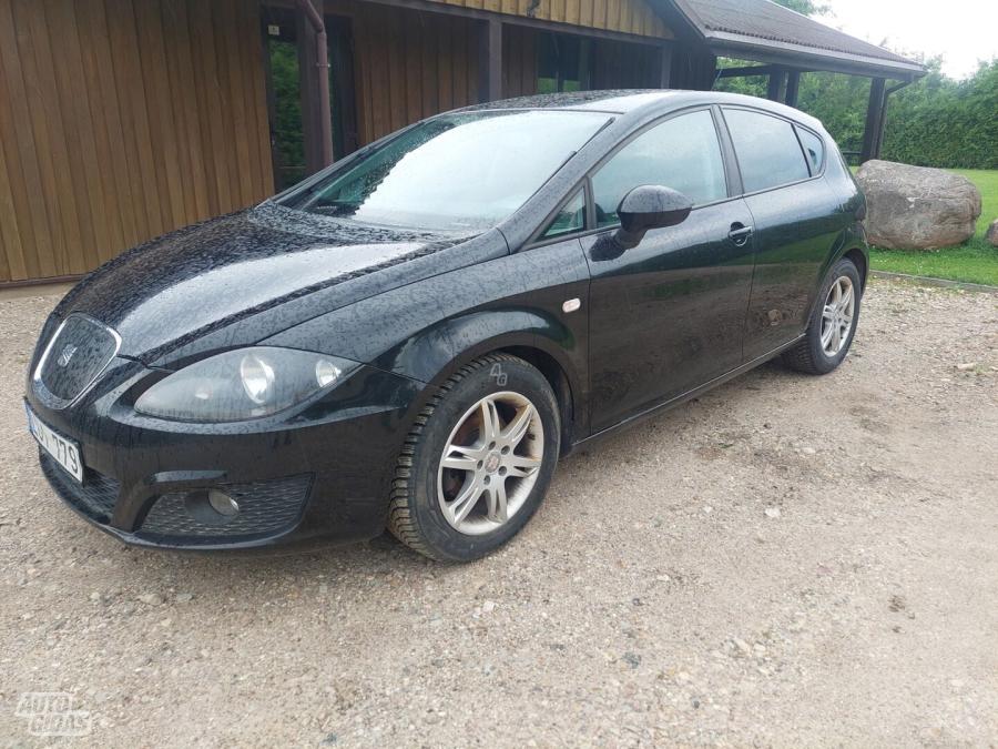 SEAT Leon 2011 in Ukmerge, with an engine capacity of 1.60 L and mileage of 256 thousand km for 1750 €, photo 1 on AUTOMOTO.COM.LV