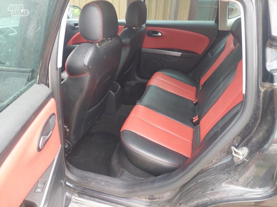SEAT Leon 2011 in Ukmerge, with an engine capacity of 1.60 L and mileage of 256 thousand km for 1750 €, photo 6 on AUTOMOTO.COM.LV