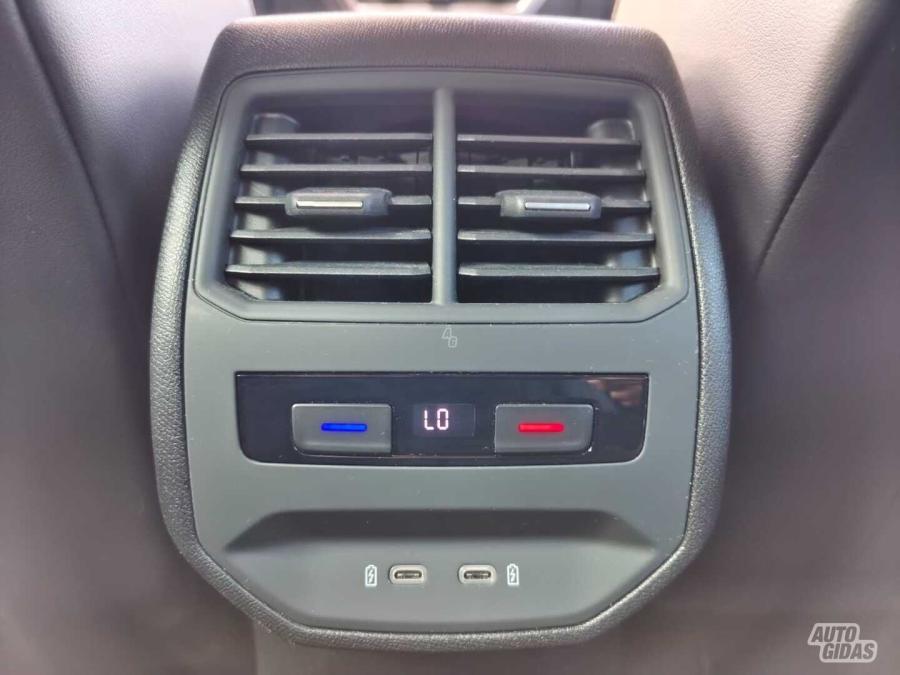 SEAT Leon 2021 in Siauliai, with an engine capacity of 1.50 L and mileage of 26 thousand km for 13000 €, photo 17 on AUTOMOTO.COM.LV