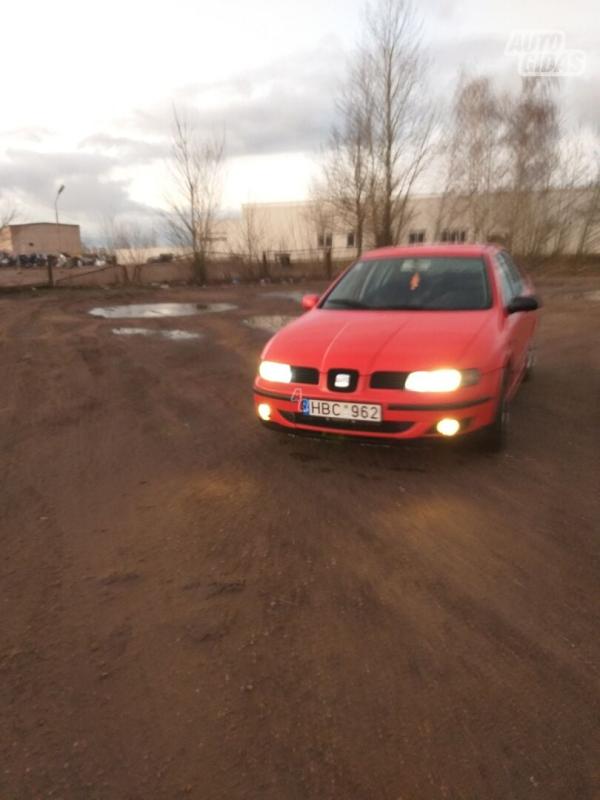 Red SEAT Leon 2000 in Vilnius, with an engine capacity of 1.90 L and mileage of 258 thousand km for 1350 €, photo 2 on AUTOMOTO.COM.LV