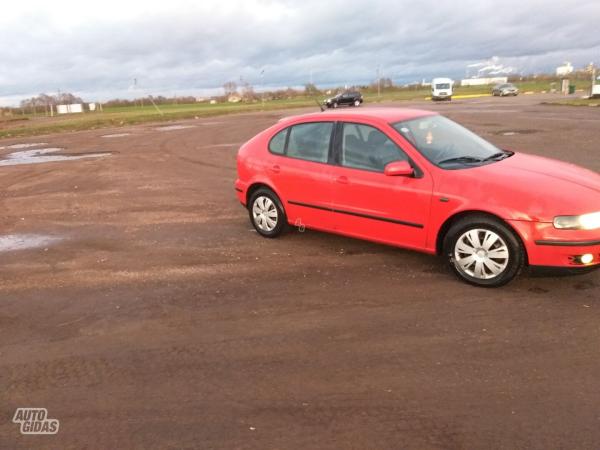 Red SEAT Leon 2000 in Vilnius, with an engine capacity of 1.90 L and mileage of 258 thousand km for 1350 €, photo 7 on AUTOMOTO.COM.LV