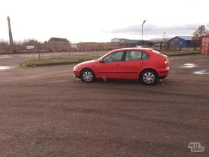 Red SEAT Leon 2000 in Vilnius, with an engine capacity of 1.90 L and mileage of 258 thousand km for 1100 €, photo  on AUTOMOTO.COM.LV